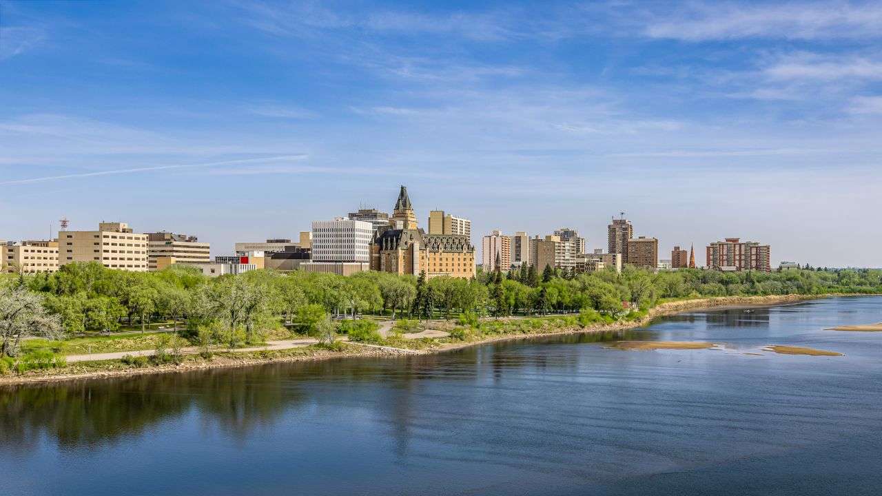 A Cannabis Travel Guide For Stoners To Find Weed in Saskatoon
